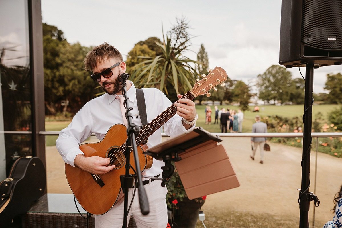 André Piccard - Male Singer-Guitarist based in Surrey - DG Music