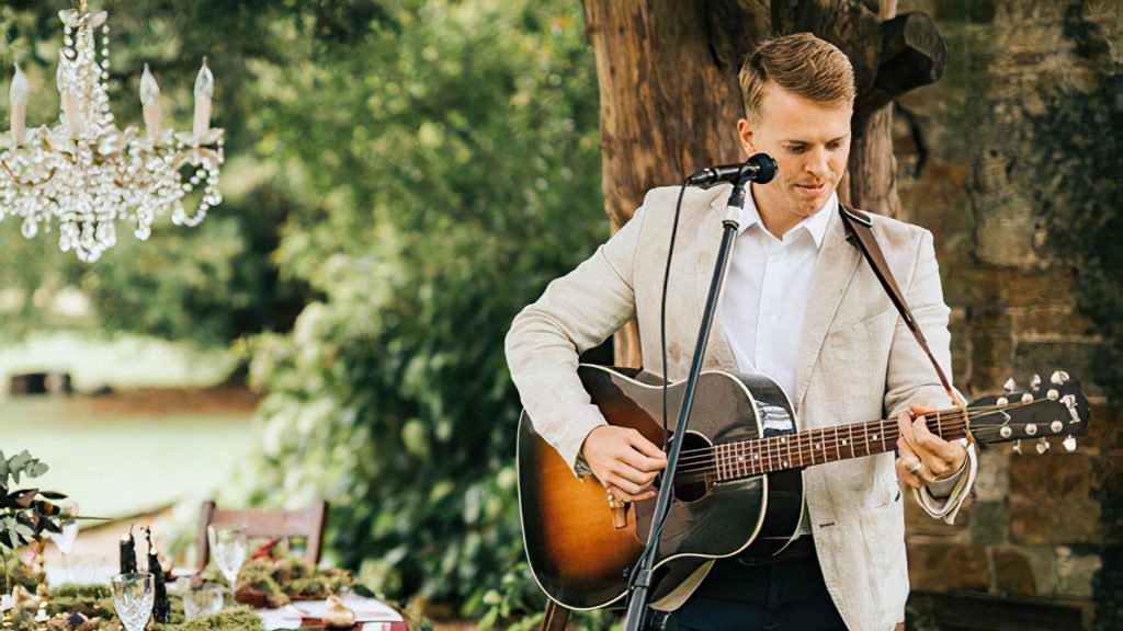 George - Singer and Guitarist for Weddings & Parties- DG Music