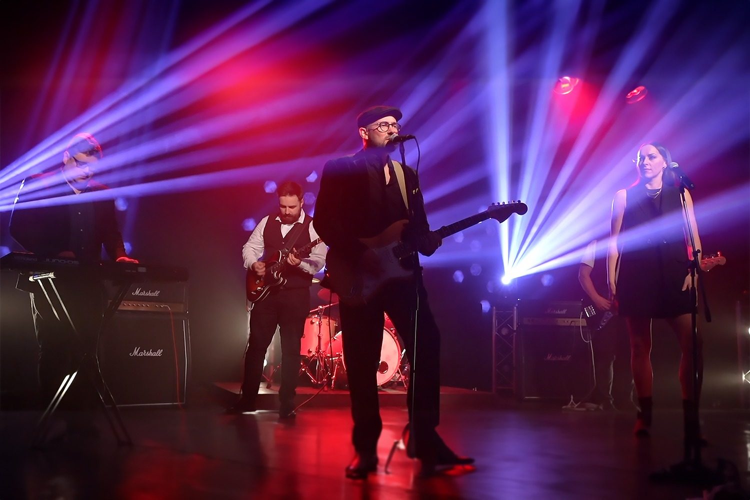 Goldstar - Female & Male Vocal Lead Ceilidh Cover Band - DG Music