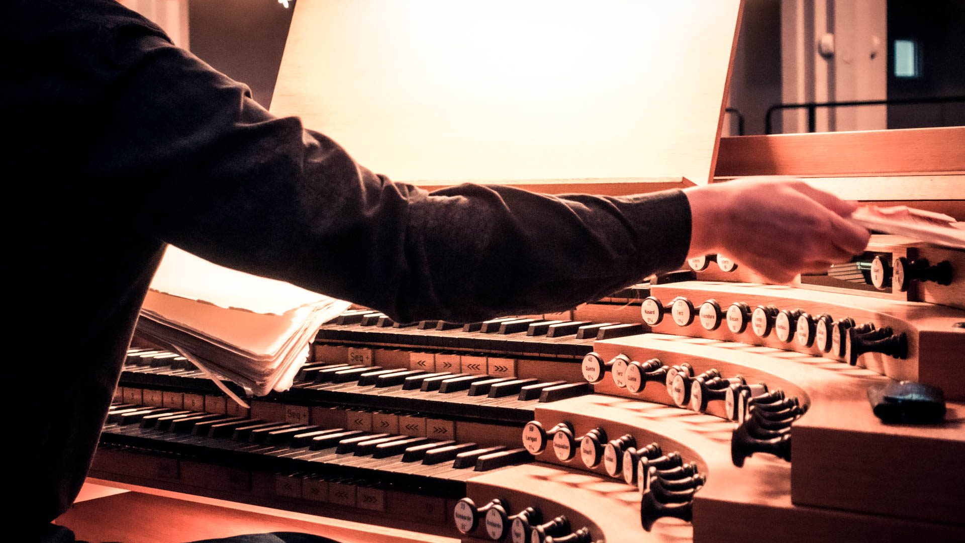 Rutland Organist - Hire for Weddings & Events - DG Music